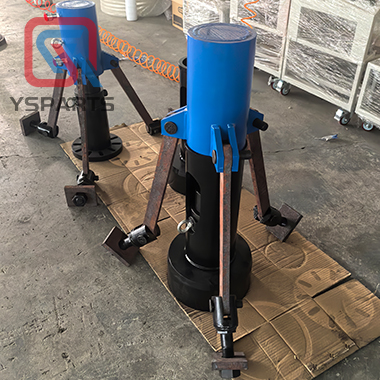 120ton Portable Hydraulic Track Press to Remove the Main Sprocket of ...